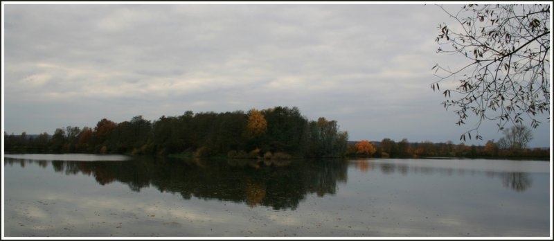 Blick auf den Erlensee in Kirchhain. - Landschaftsfotos.eu
